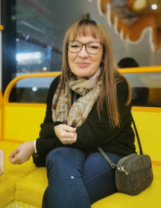 Sharon from Adelaide, Australia seeking for Man - Rose Brides