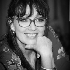 Sharon from Adelaide, Australia seeking for Man - Rose Brides