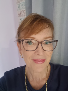 Sharon from Adelaide, Australia seeking for Man - Rose Brides